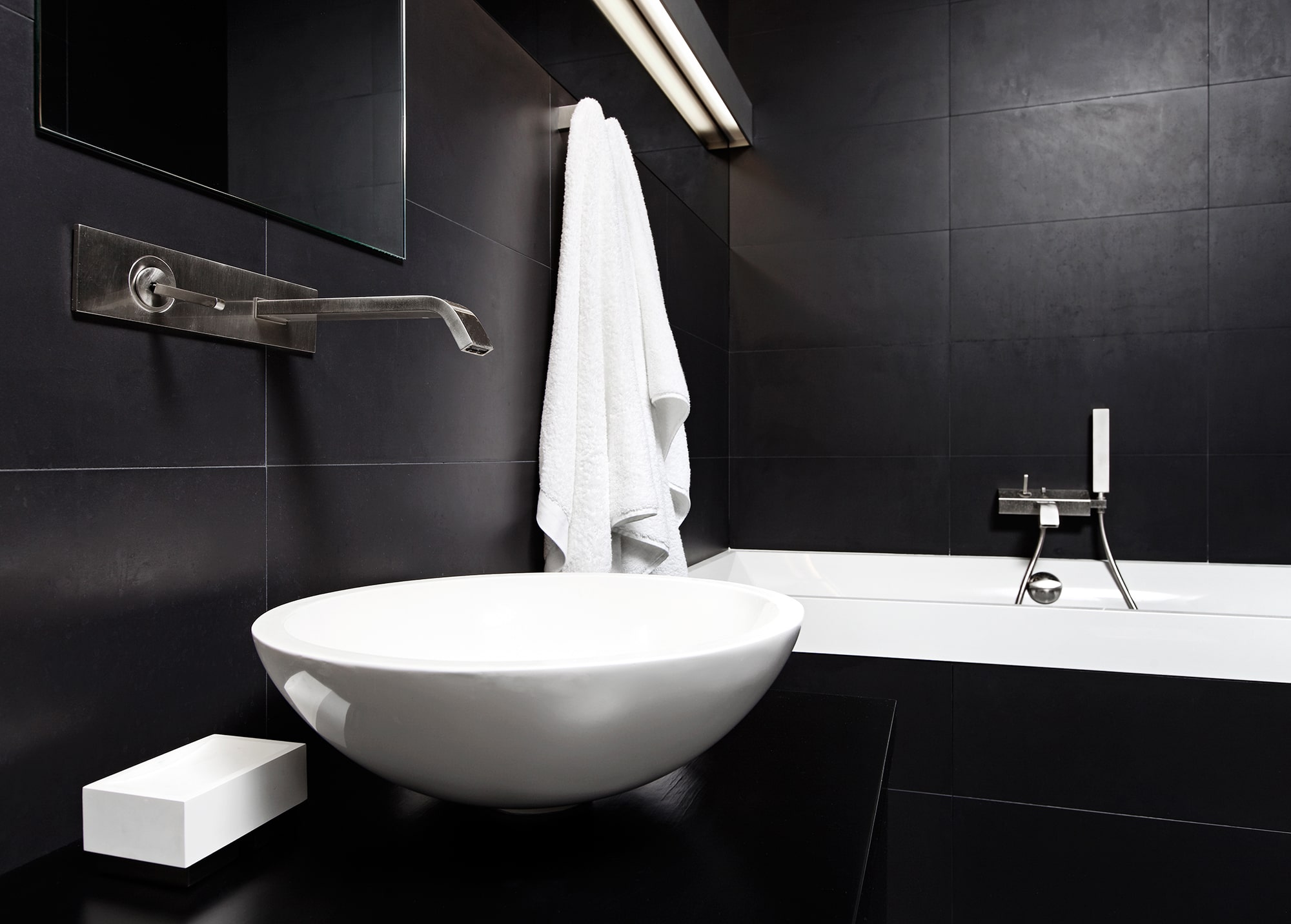 Badezimmer in Schwarz – Ideen und Anregungen | OBI