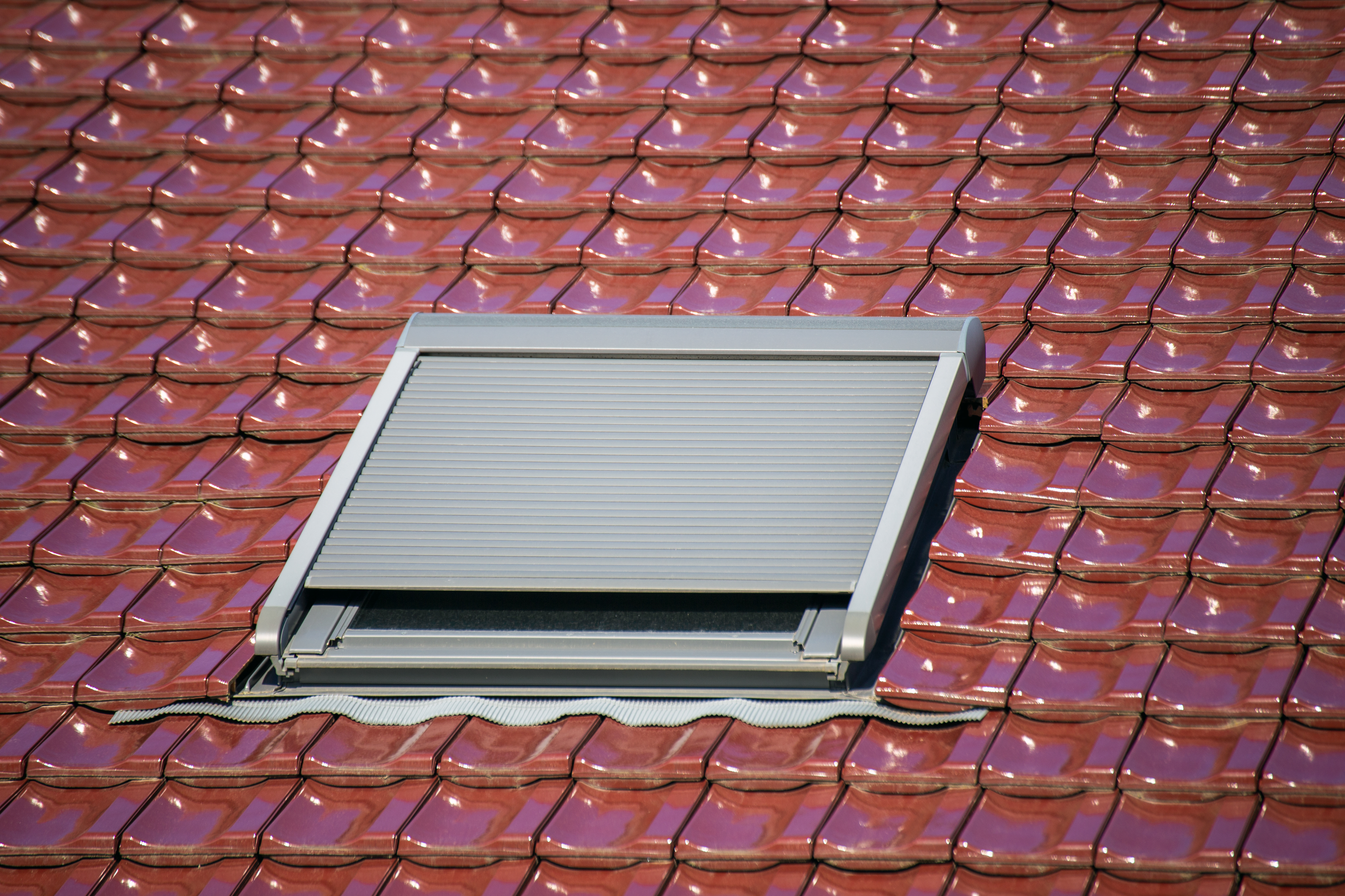 Velux Solar-Rollladen montieren – Schritt für Schritt | OBI