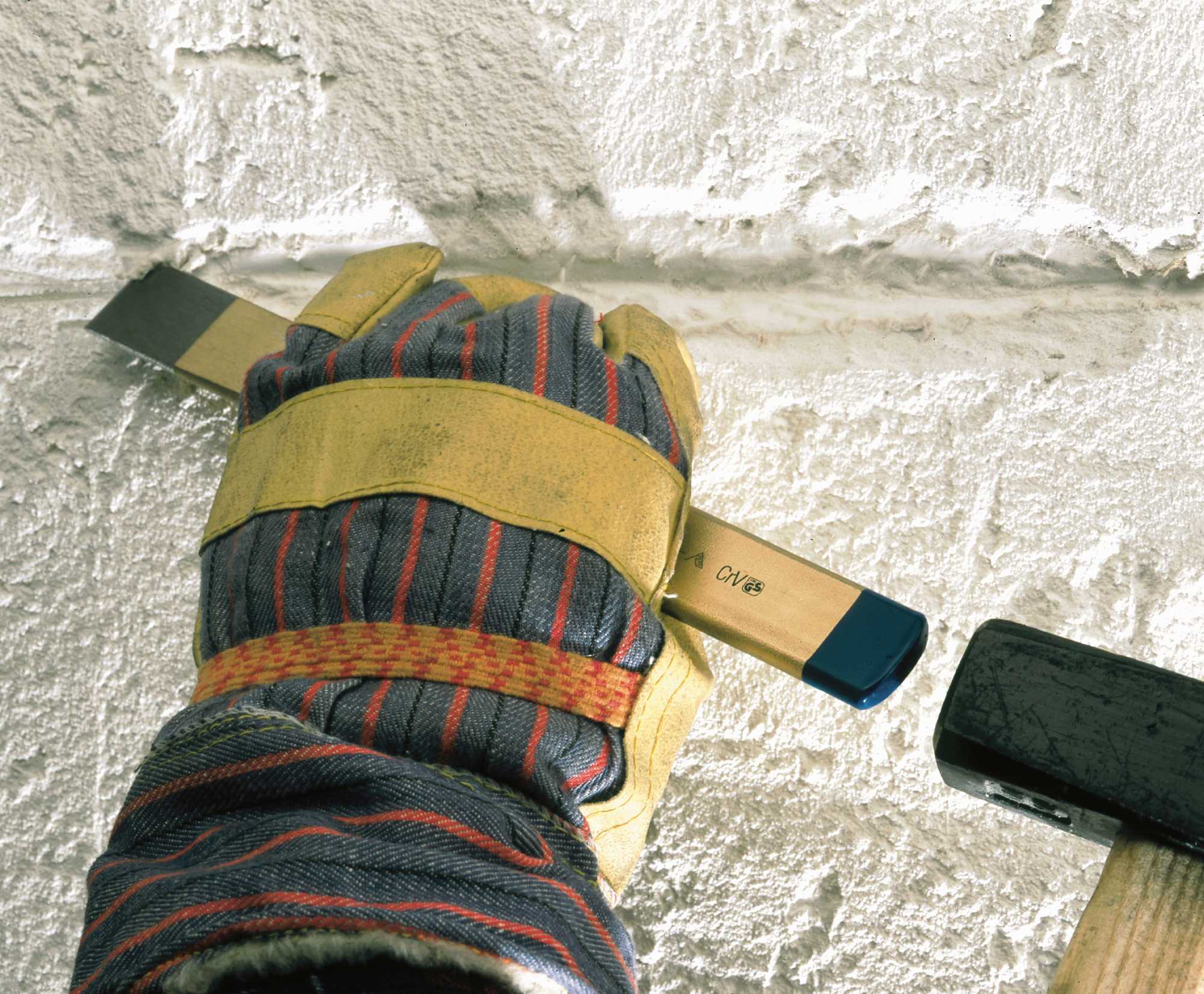 Putz entfernen – Anleitung in 4 Schritten | OBI