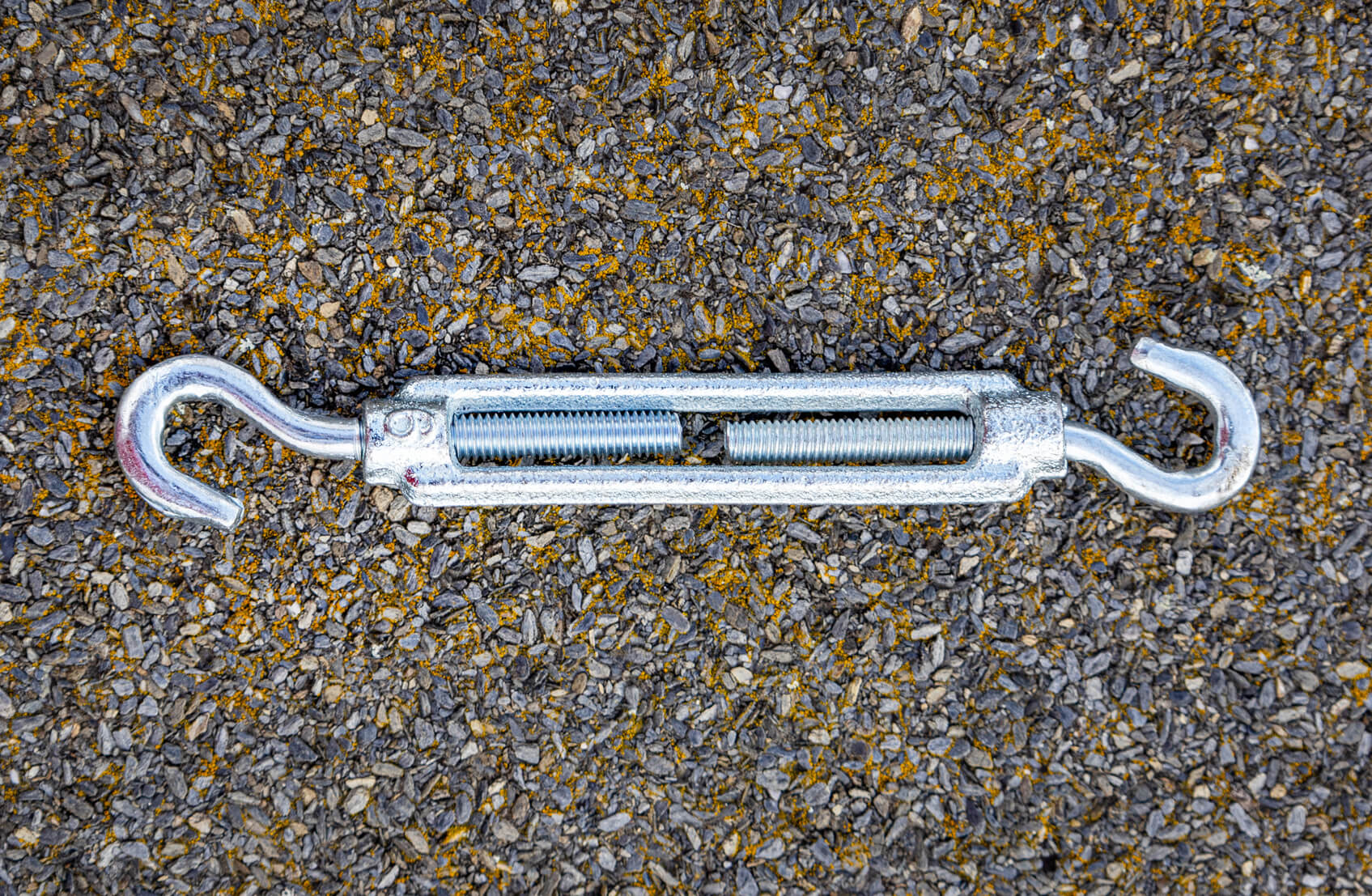 Jak działa śruba rzymska? | Poradnik techniczny OBI