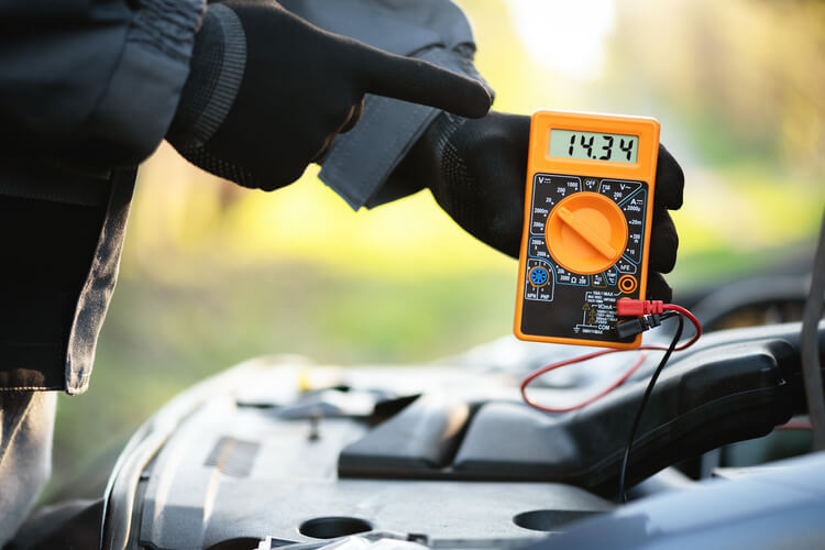 Jaki multimetr kupić? Co pokazuje miernik prądu? | OBI