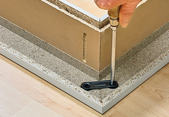 Montare una porta interna | OBI